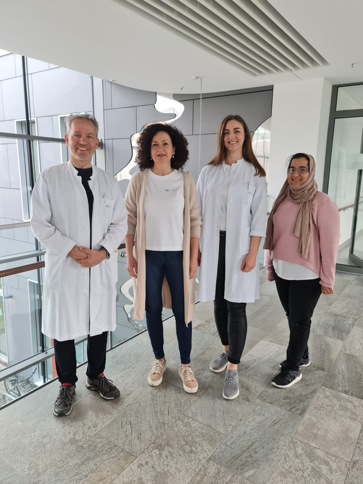 Therapie-mit-Tofersen-erstmals-in-NRW-am-Universitaetsklinikum-Bonn ... Therapie-mit-Tofersen-erstmals-in-NRW-am-Universitaetsklinikum-Bonn ...