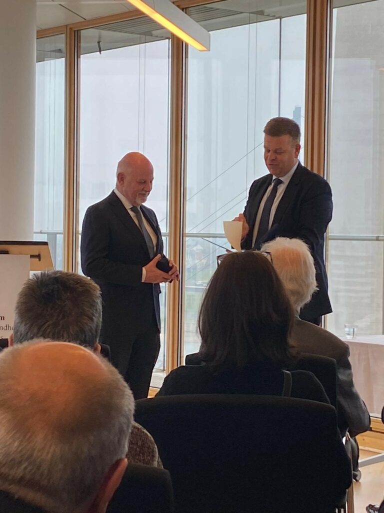 UKB NewsRoom | Verleihung des Verdienstordens der Bundesrepublik ...